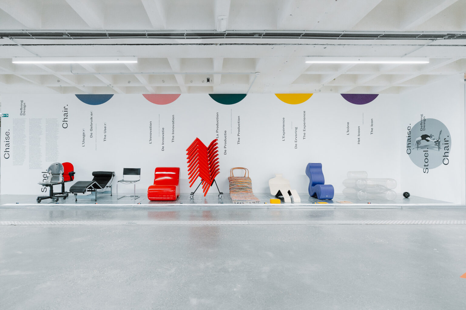 CHAISE. STOEL. CHAIR. – Design Museum Brussels